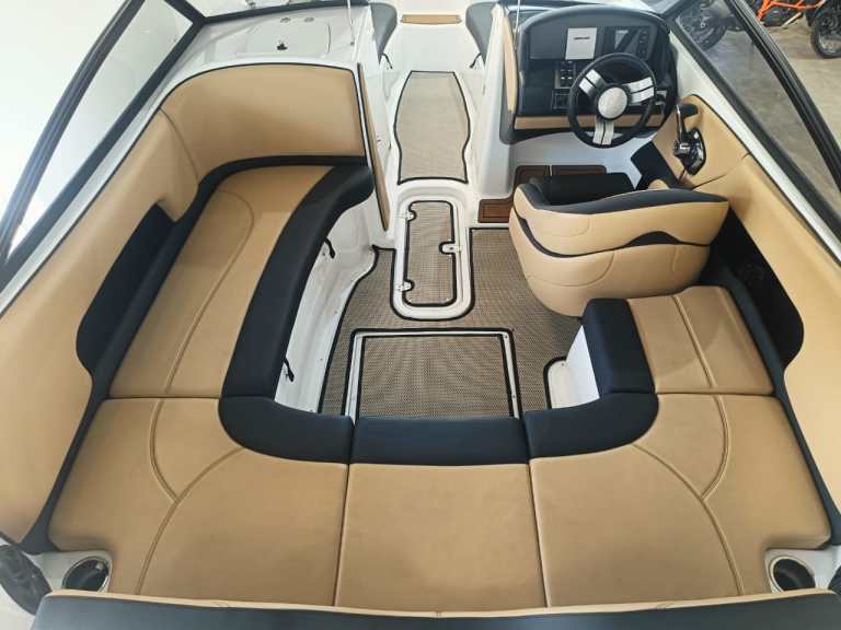 New 2026 Odyssey 650 Powered by the 250hp V8 Mercury 4-Stroke Outboard ...